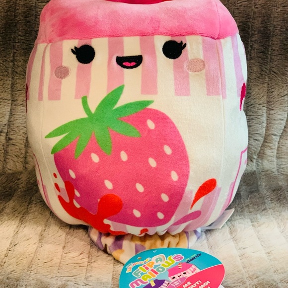Kellytoy | Toys | Squishmallows Flipamallow Chokko Fresita Milk 8 ...